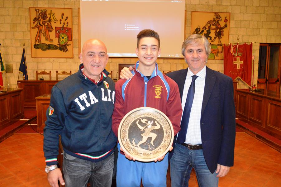 Tarquinia, il premio “Angelo Jacopucci” assegnato al karateca Mirko ...