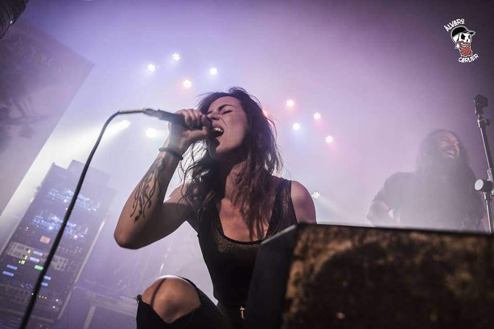 Civitavecchia, il profilo della cantante-insegnante Giulia Stefani ...