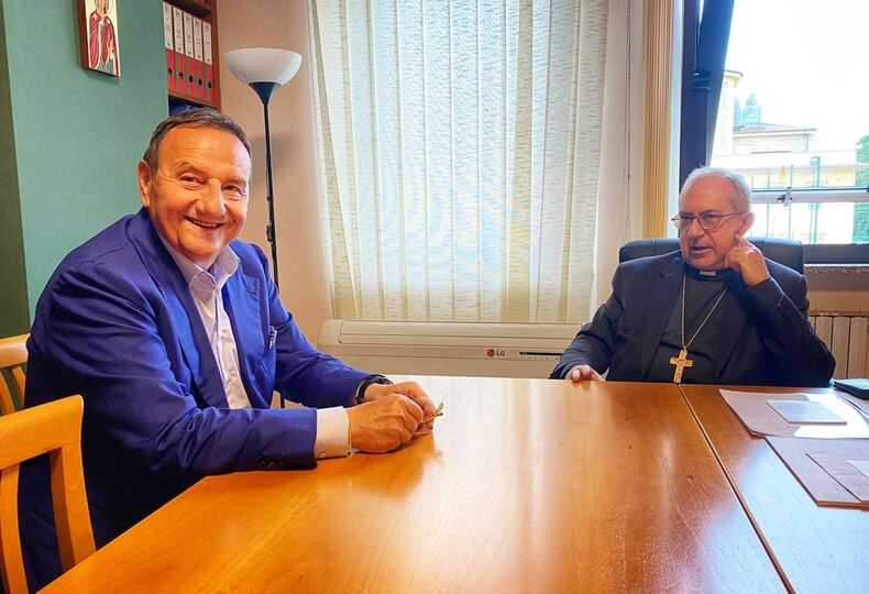 Prima uscita da Sindaco di Fiumicino, Baccini incontra il Vescovo Ruzza ... Prima uscita da Sindaco di Fiumicino, Baccini incontra il Vescovo Ruzza ...