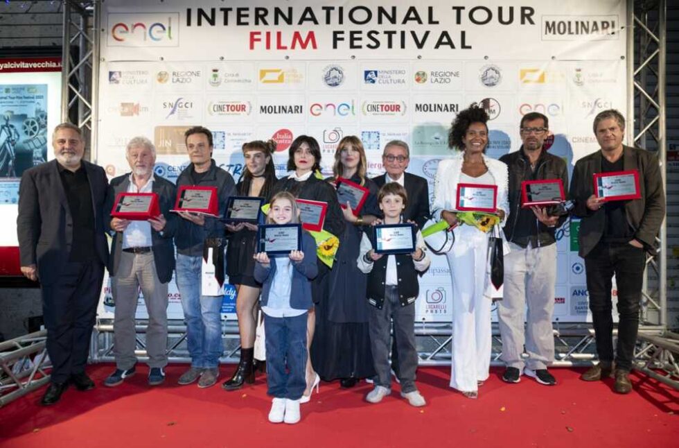 Cinema, a Civitavecchia tutto esaurito al Royal per l'apertura dell ...